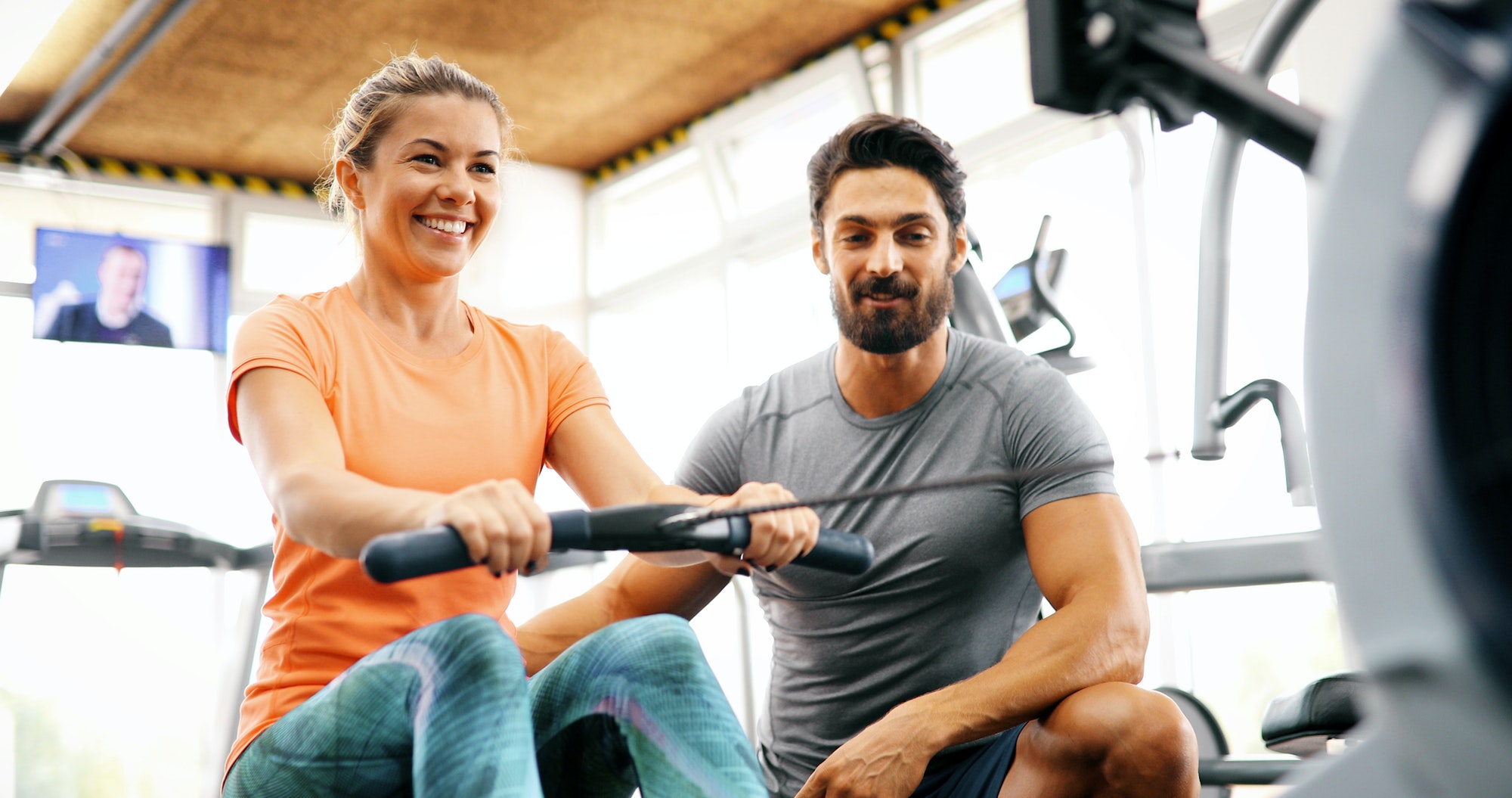 Personal trainer helping – BANFI 出張&オンライントレーニング Personal trainer helping – BANFI 出張&オンライントレーニング